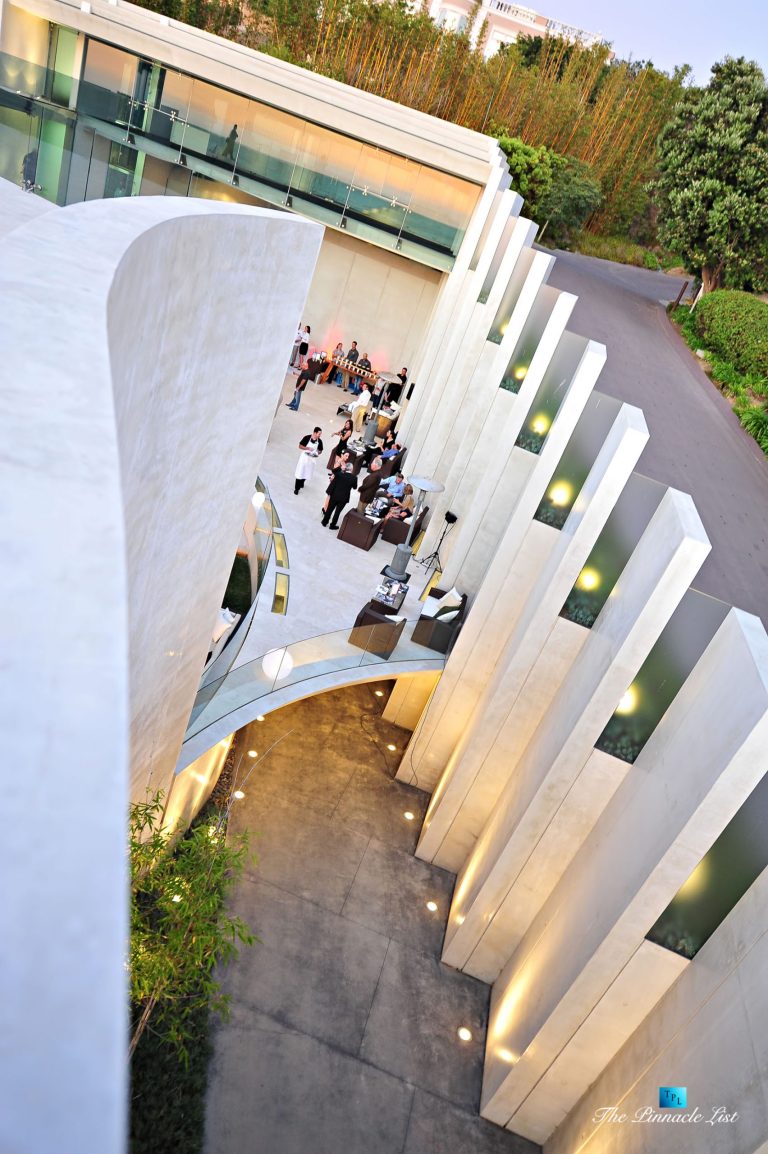 Aston Martin Reveals the V12 Zagato Supercar at The Razor Residence ...