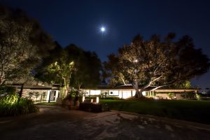 Ellen DeGeneres Brody House Residence – 360 S Mapleton Dr, Los Angeles ...