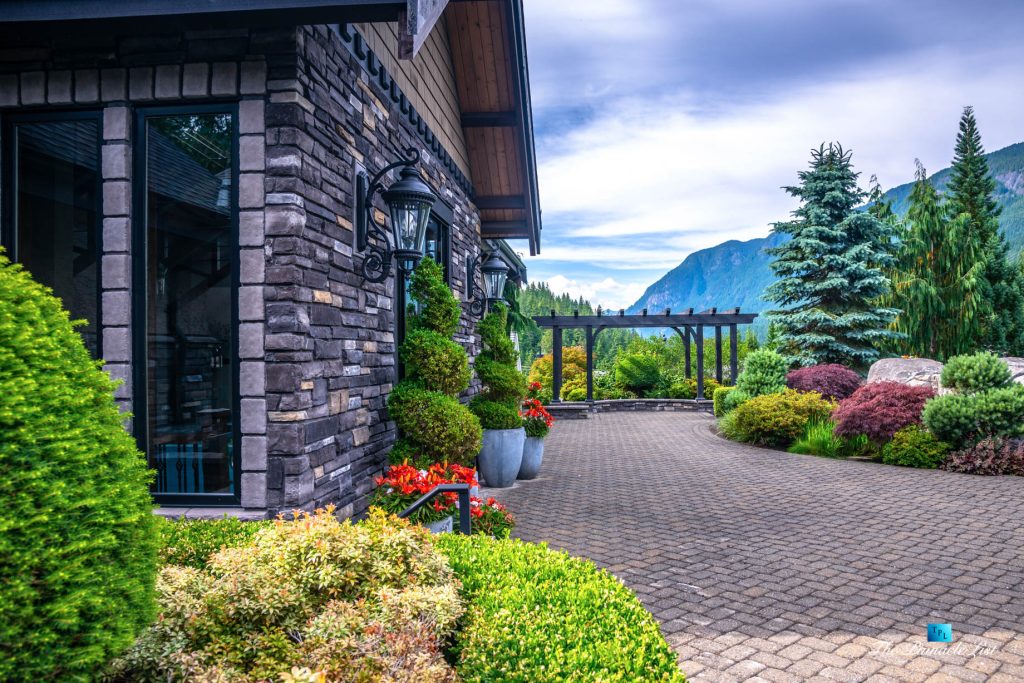 3053 Anmore Creek Way, Anmore, BC, Canada – Backyard Landscaping ...