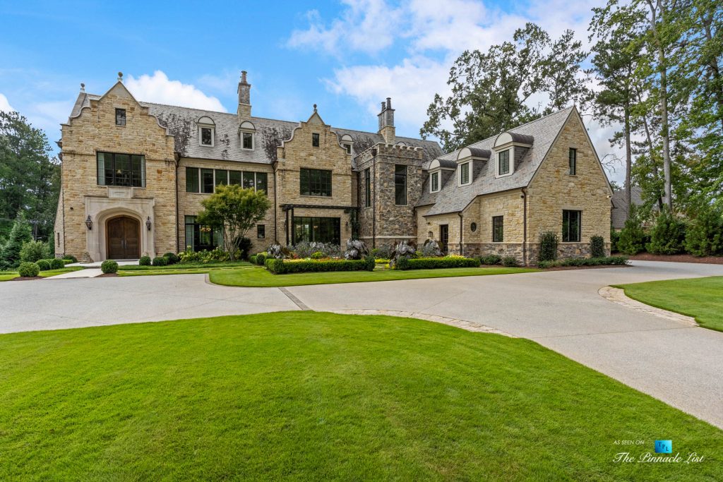 1150 W Garmon Rd, Atlanta, GA, USA – Front Property Grounds Driveway ...