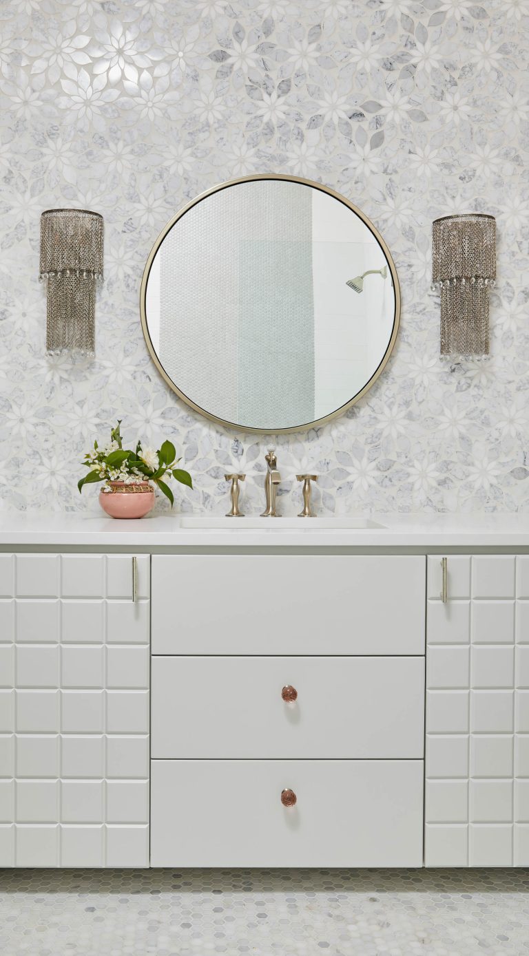 Exquisite Lakehouse Interior Design Lake Tapps, WA, USA – Allison Lind ...