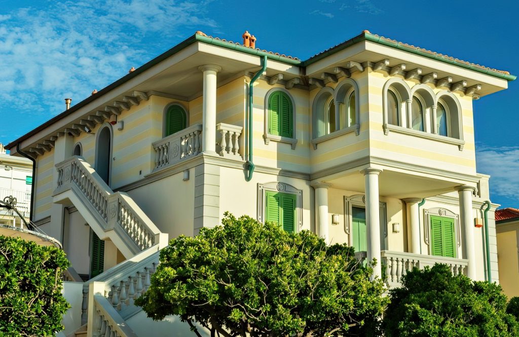 Tuscan-Style Architectural Exterior Columns – The Pinnacle List