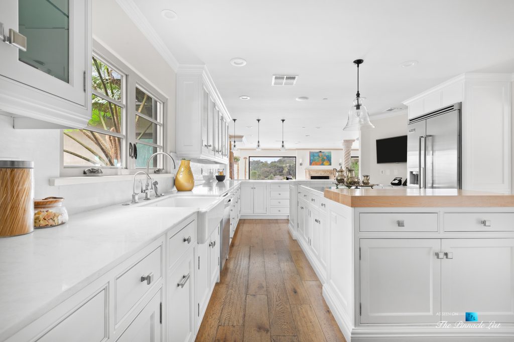 16479 Royal Hills Dr, Encino, CA, USA 🇺🇸 – Bob Hurwitz – The Pinnacle List