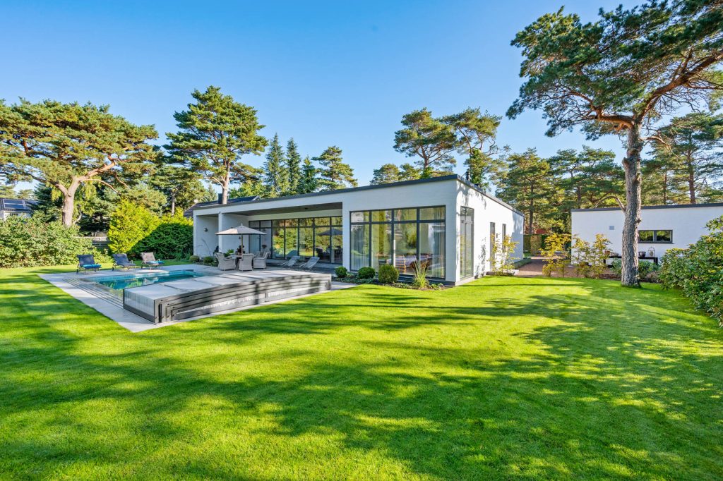 Ljungsätersvägen 11B Villa Ljunghusen – Hollviken, Sweden – The ...