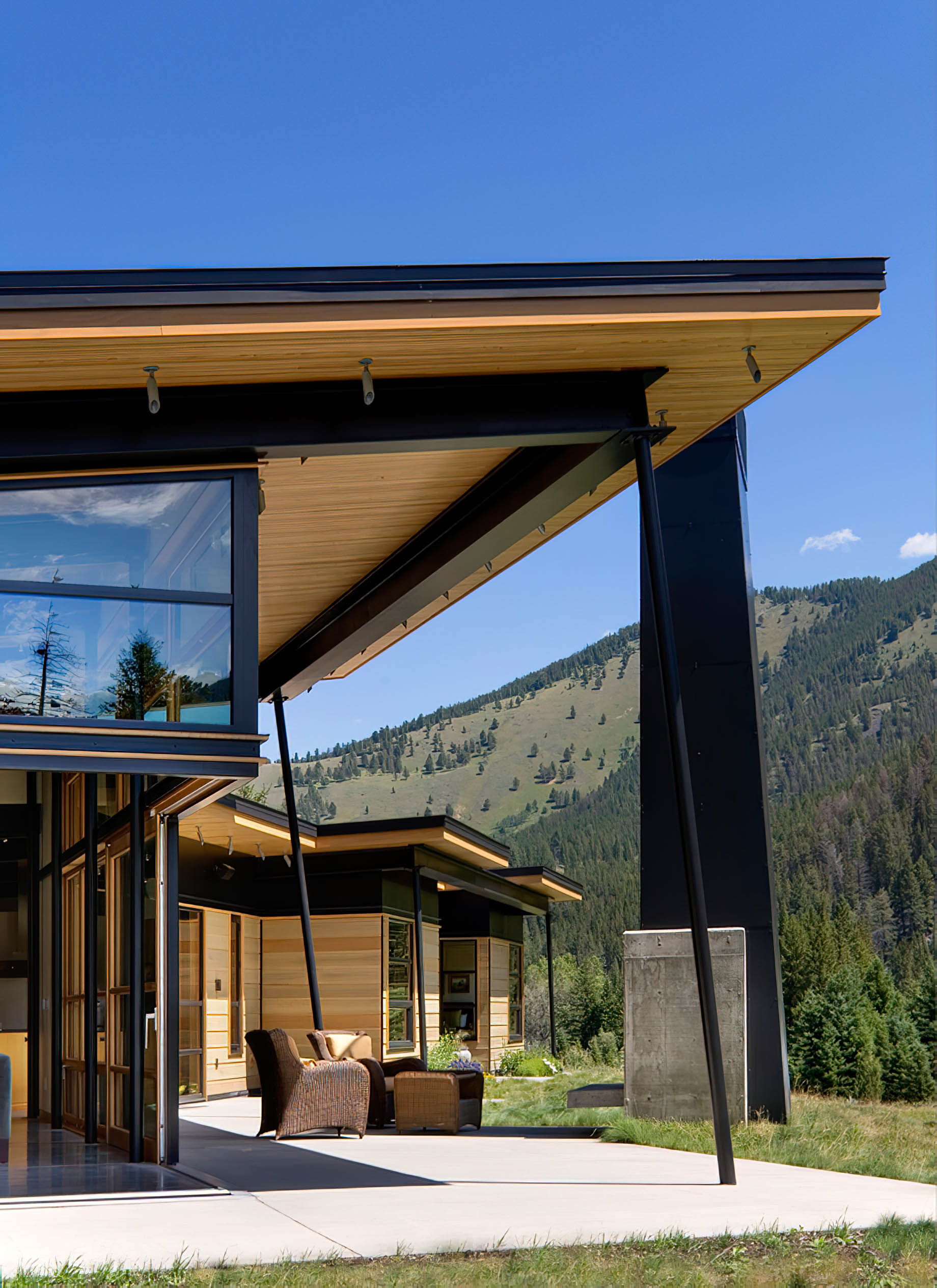 River Bank Sustainable Luxury House – Big Sky, MT, USA – The Pinnacle List