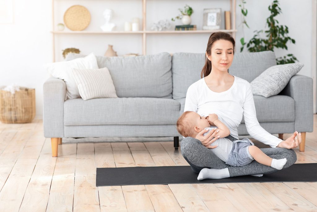 Upright Breastfeeding Positions: Comfortable Options for You and Baby ...