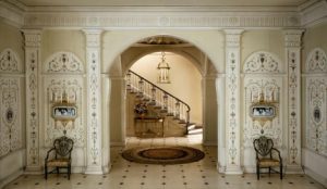 Statement Wall Features Luxury Designers Still Love Using – The ...